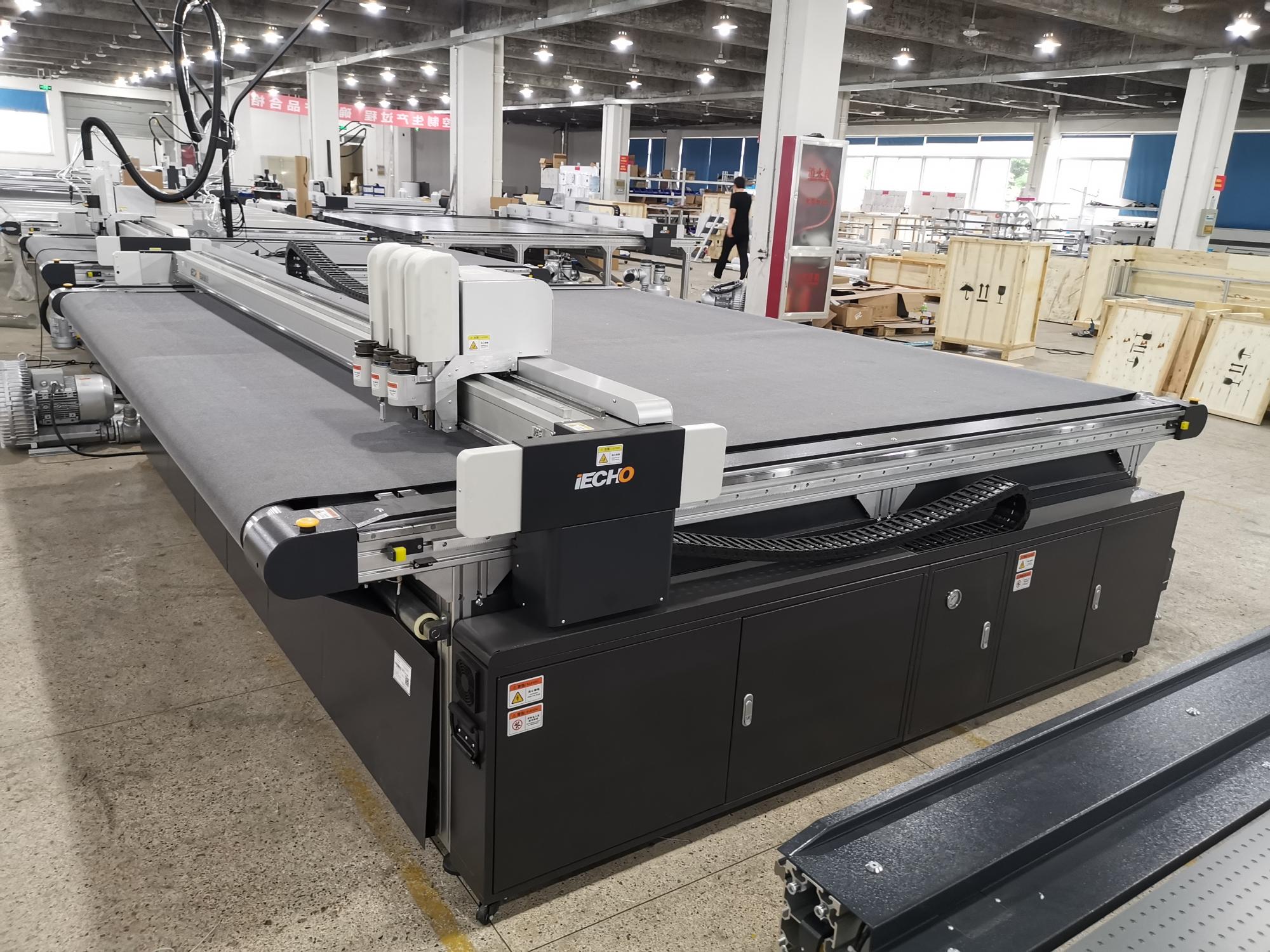 SK2 - новая топовая модель планшетных режущих плоттеров от IECHO